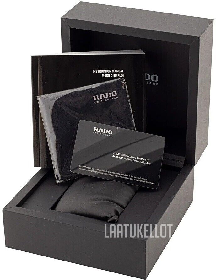 [Käyttämätön] Rado R30021152 - 2023 - Centrix Täysi setti